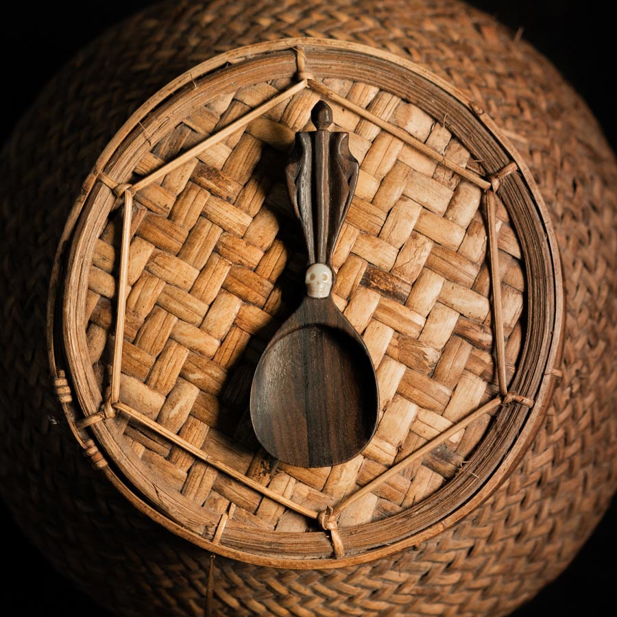 Eating Ziricote spoon Bloody Roots – The Spoon Crank