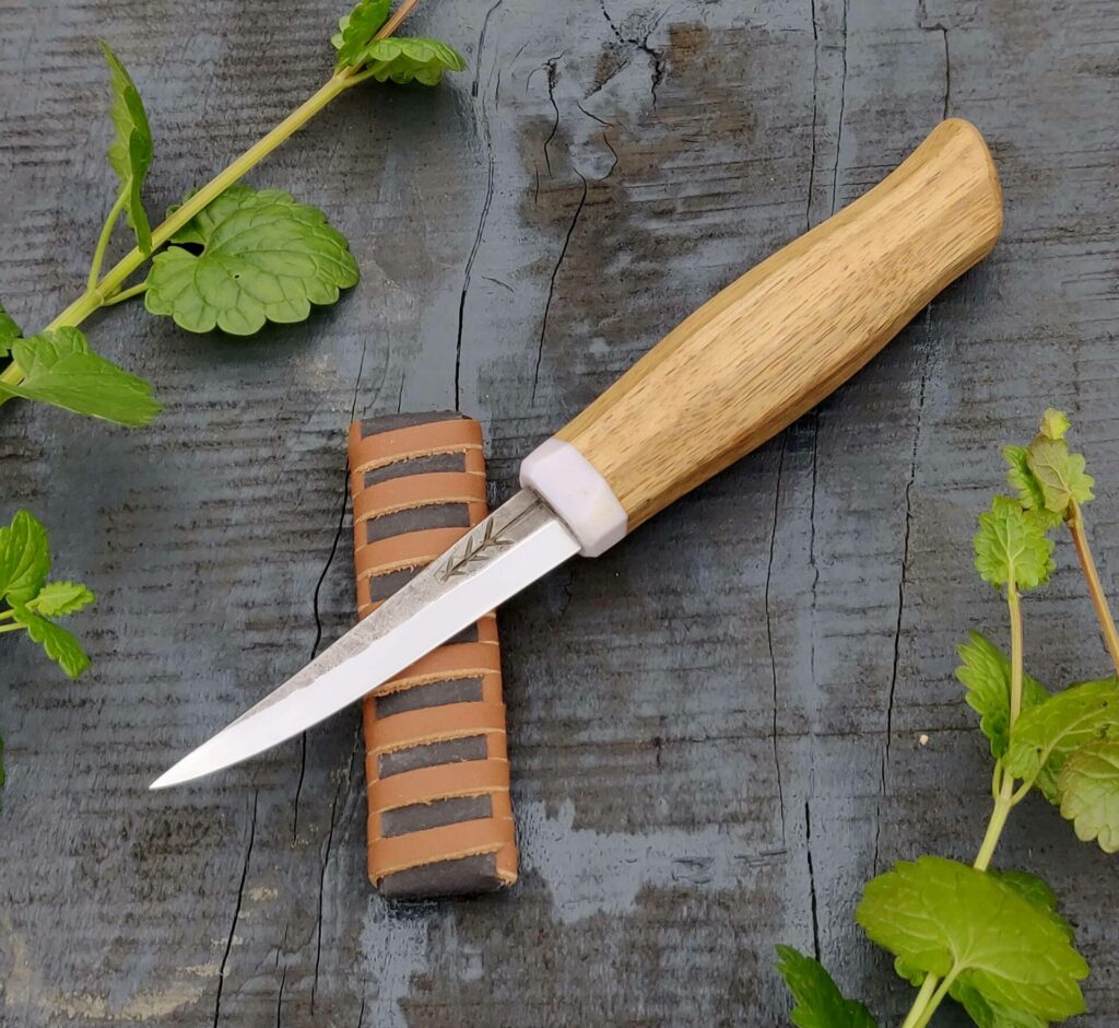 Carving Knives - The Spoon Crank