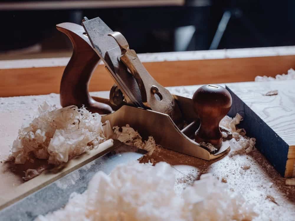 How To Sharpen a Plane Iron: A Step-by-Step Guide - The Spoon Crank