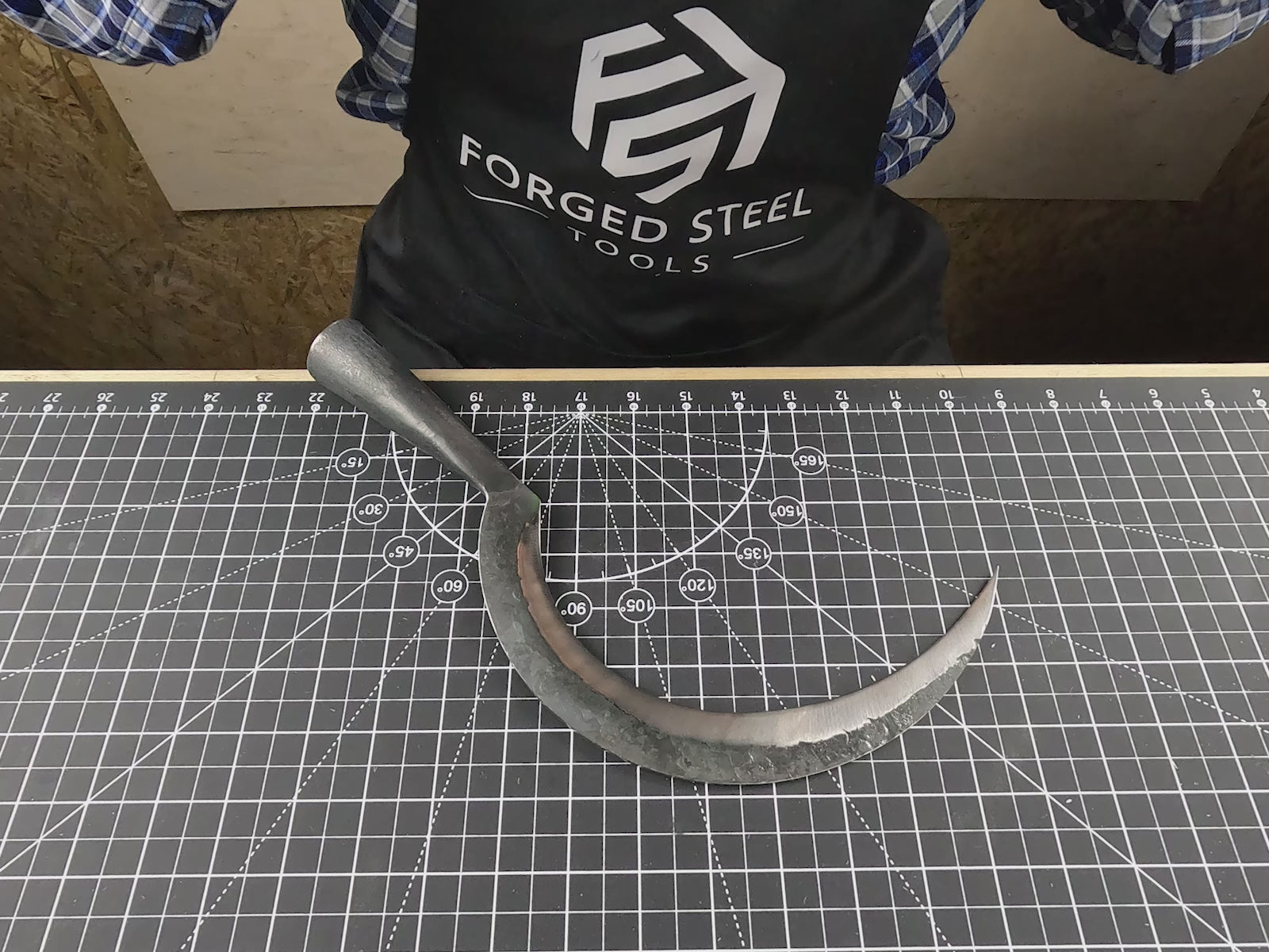 Hand-Forged Large Sickle, ⌀19 cm (7.5 inches) – The Spoon Crank