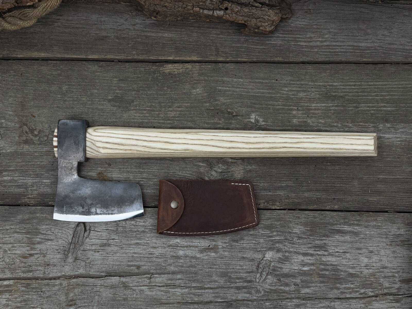 Hand-Forged Carpenter's Axe with Belt Loop, 0.84 kg (1.85 lb) - The ...